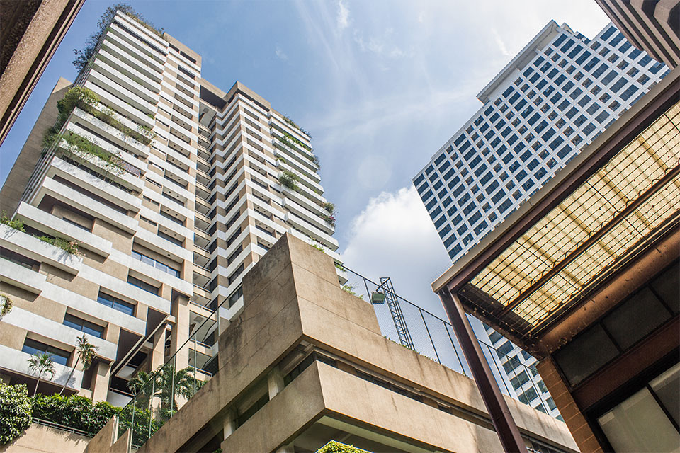 คอนโดมิเนียมสำหรับขาย ในโครงการ อโศก ทาวเวอร์ส - Brickpaths